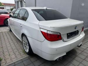 Balts BMW M5 2008 Viļņa, ar dzinēja tilpumu 5.00 L un nobraukumu 142 tūkst. km par 26000 €, foto 13 vietnē AUTOMOTO.COM.LV