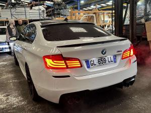 White BMW M5 2012 in Vilnius, with an engine capacity of 4.40 L and mileage of 112 thousand km for 24000 €, photo 4 on AUTOMOTO.COM.LV