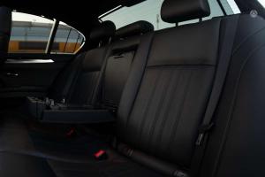 White BMW M5 2013 in Klaipeda, with an engine capacity of 4.40 L and mileage of 97 thousand km for 29500 €, photo 22 on AUTOMOTO.COM.LV
