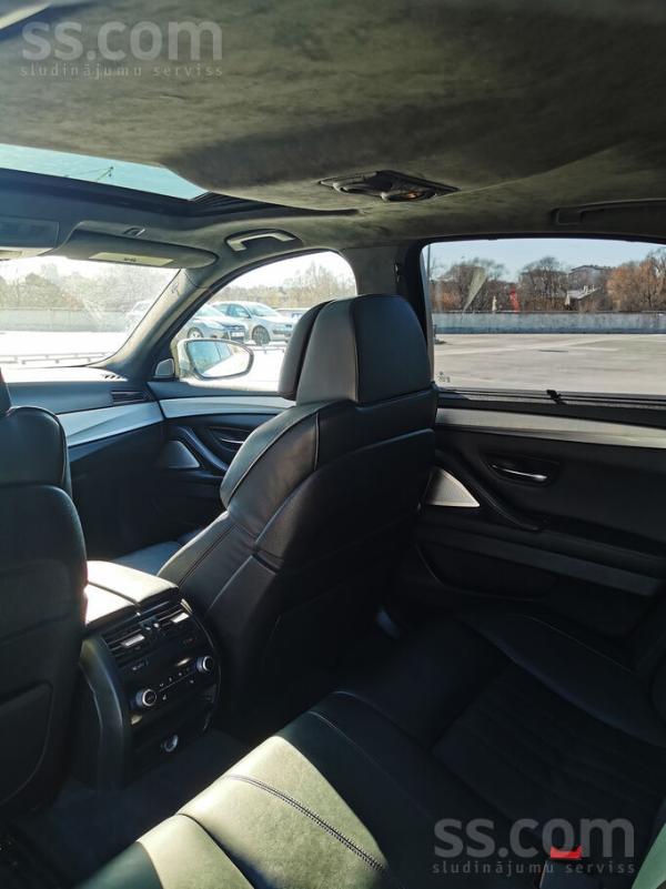 White BMW M5 2014 in Riga, with an engine capacity of 4.40 L and mileage of 105 thousand km for 33000 €, photo 9 on AUTOMOTO.COM.LV