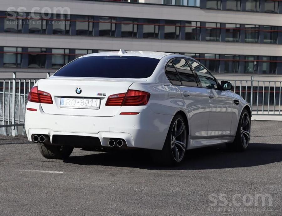 Balts BMW M5 2016 Rīga, ar dzinēja tilpumu 4.40 L un nobraukumu 67 tūkst. km par 28000 €, foto 5 vietnē AUTOMOTO.COM.LV