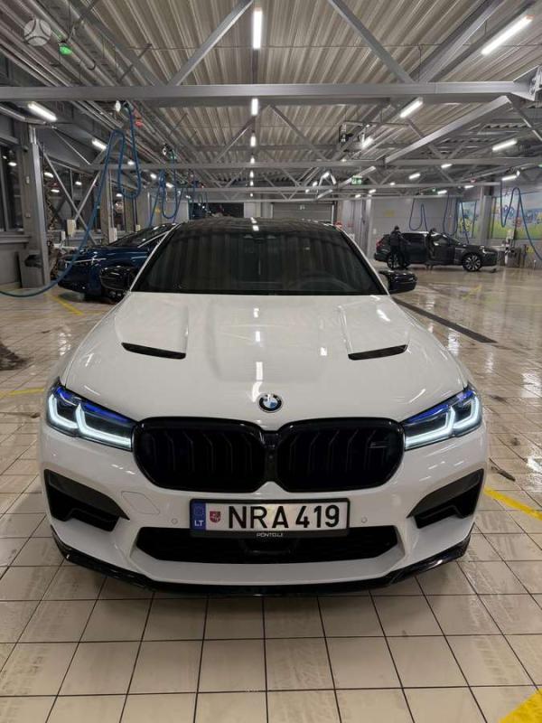 White BMW M5 2019 in Vilnius, with an engine capacity of 4.40 L and mileage of 56 thousand km for 59000 €, photo 2 on AUTOMOTO.COM.LV