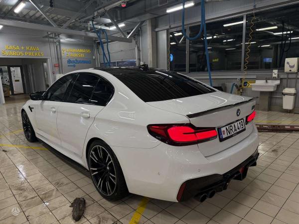 White BMW M5 2019 in Vilnius, with an engine capacity of 4.40 L and mileage of 56 thousand km for 59000 €, photo 4 on AUTOMOTO.COM.LV