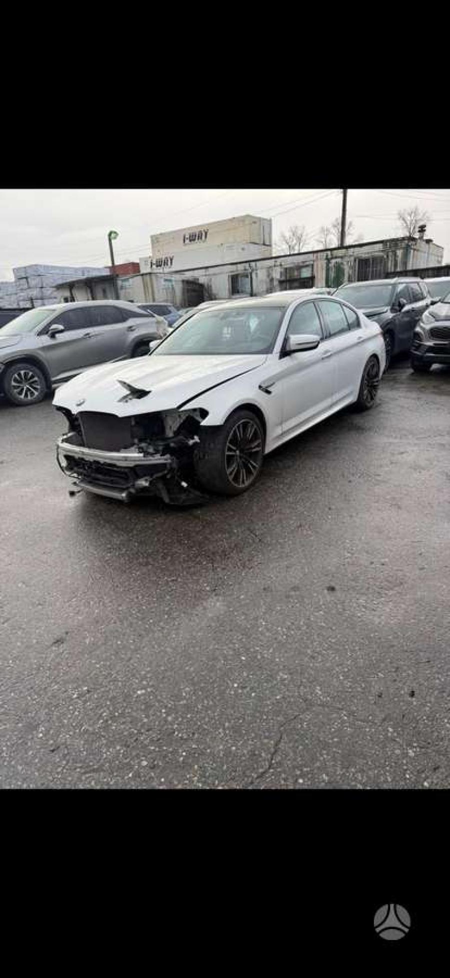 White BMW M5 2019 in Vilnius, with an engine capacity of 4.40 L and mileage of 33 thousand km for 39000 €, photo 1 on AUTOMOTO.COM.LV