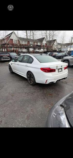 White BMW M5 2019 in Vilnius, with an engine capacity of 4.40 L and mileage of 33 thousand km for 39000 €, photo 3 on AUTOMOTO.COM.LV