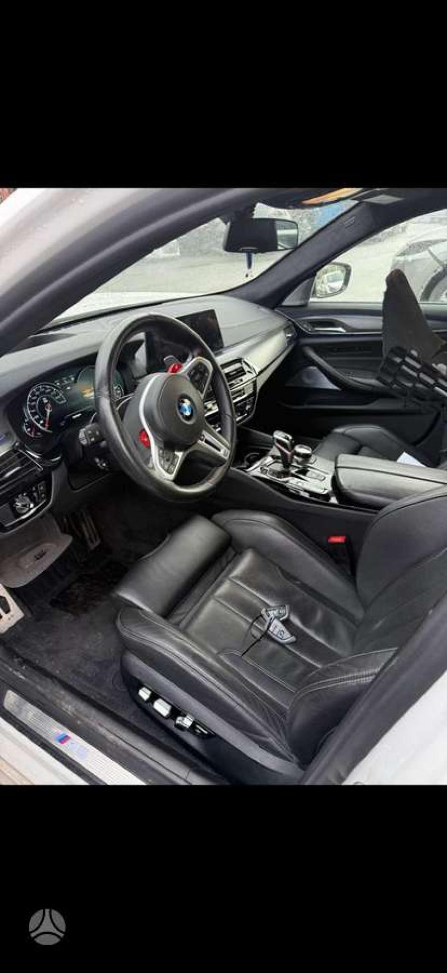 White BMW M5 2019 in Vilnius, with an engine capacity of 4.40 L and mileage of 33 thousand km for 39000 €, photo 6 on AUTOMOTO.COM.LV