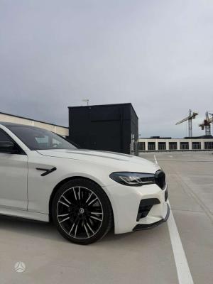 White BMW M5 2019 in Vilnius, with an engine capacity of 4.40 L and mileage of 65 thousand km for 50500 €, photo 10 on AUTOMOTO.COM.LV