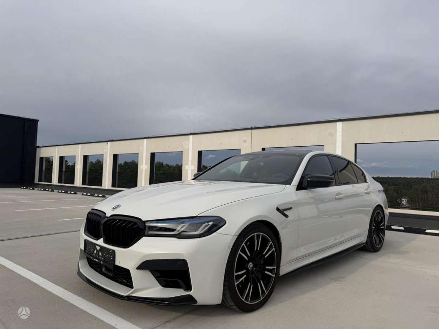 White BMW M5 2019 in Vilnius, with an engine capacity of 4.40 L and mileage of 65 thousand km for 50500 €, photo 12 on AUTOMOTO.COM.LV