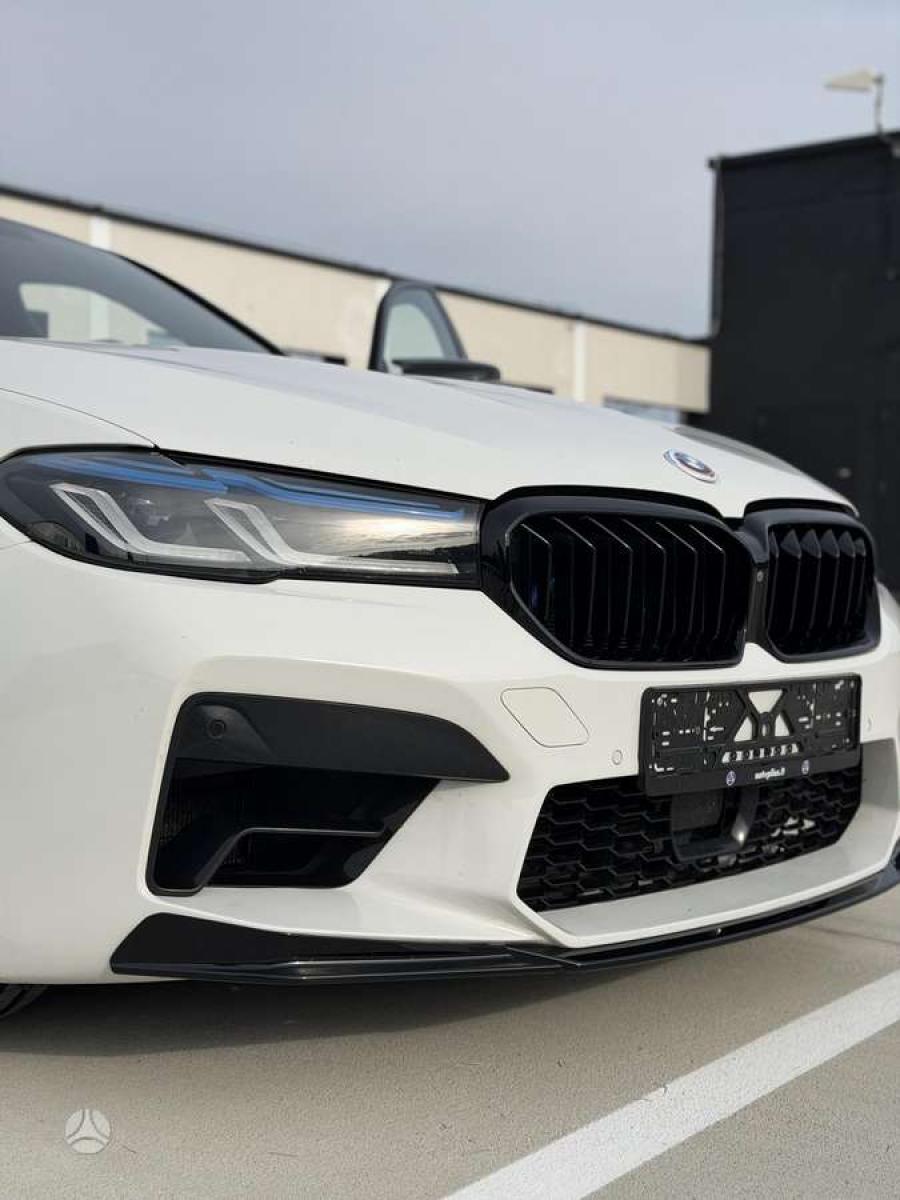 White BMW M5 2019 in Vilnius, with an engine capacity of 4.40 L and mileage of 65 thousand km for 50500 €, photo 14 on AUTOMOTO.COM.LV