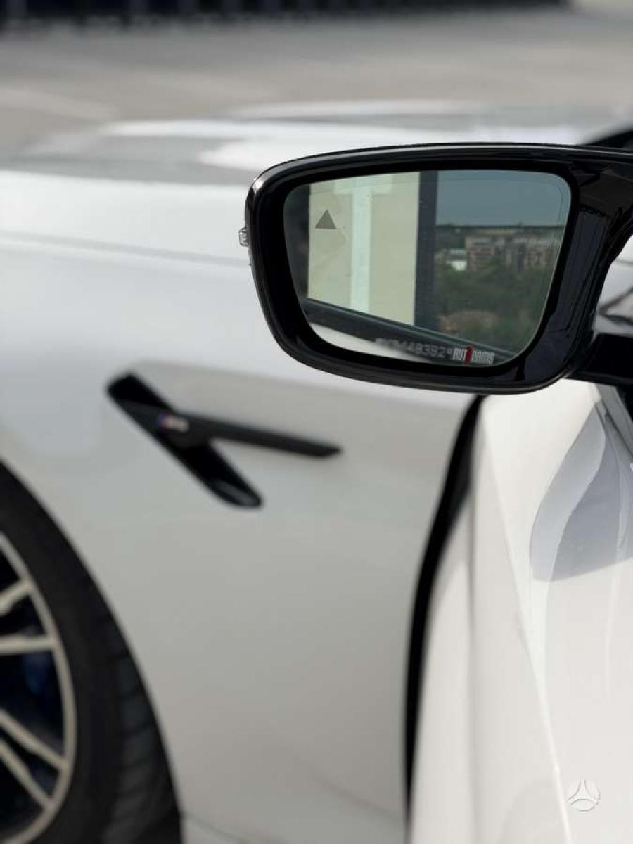 White BMW M5 2019 in Vilnius, with an engine capacity of 4.40 L and mileage of 65 thousand km for 50500 €, photo 18 on AUTOMOTO.COM.LV