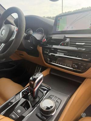 White BMW M5 2019 in Vilnius, with an engine capacity of 4.40 L and mileage of 65 thousand km for 50500 €, photo 25 on AUTOMOTO.COM.LV