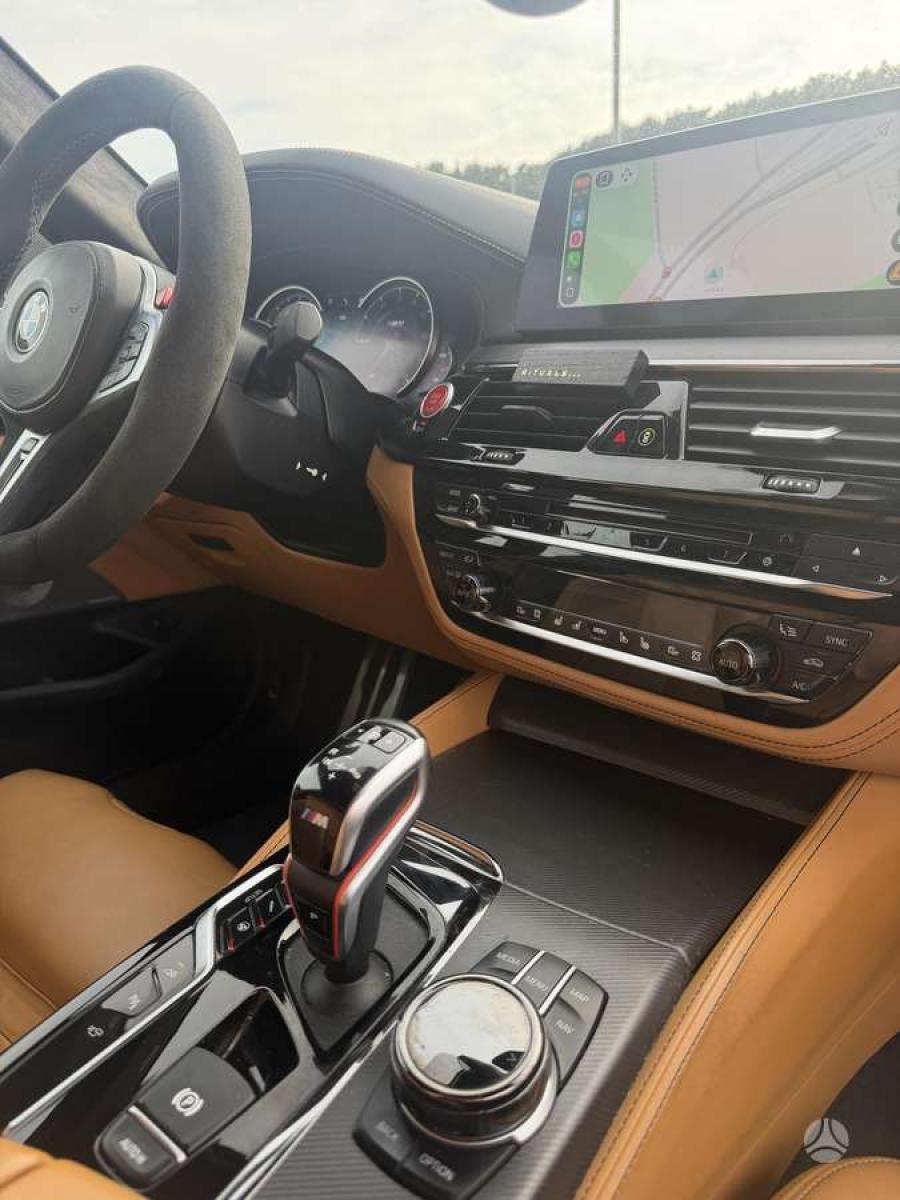 White BMW M5 2019 in Vilnius, with an engine capacity of 4.40 L and mileage of 65 thousand km for 50500 €, photo 25 on AUTOMOTO.COM.LV