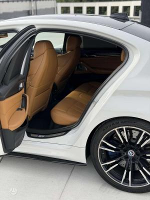 White BMW M5 2019 in Vilnius, with an engine capacity of 4.40 L and mileage of 65 thousand km for 50500 €, photo 29 on AUTOMOTO.COM.LV