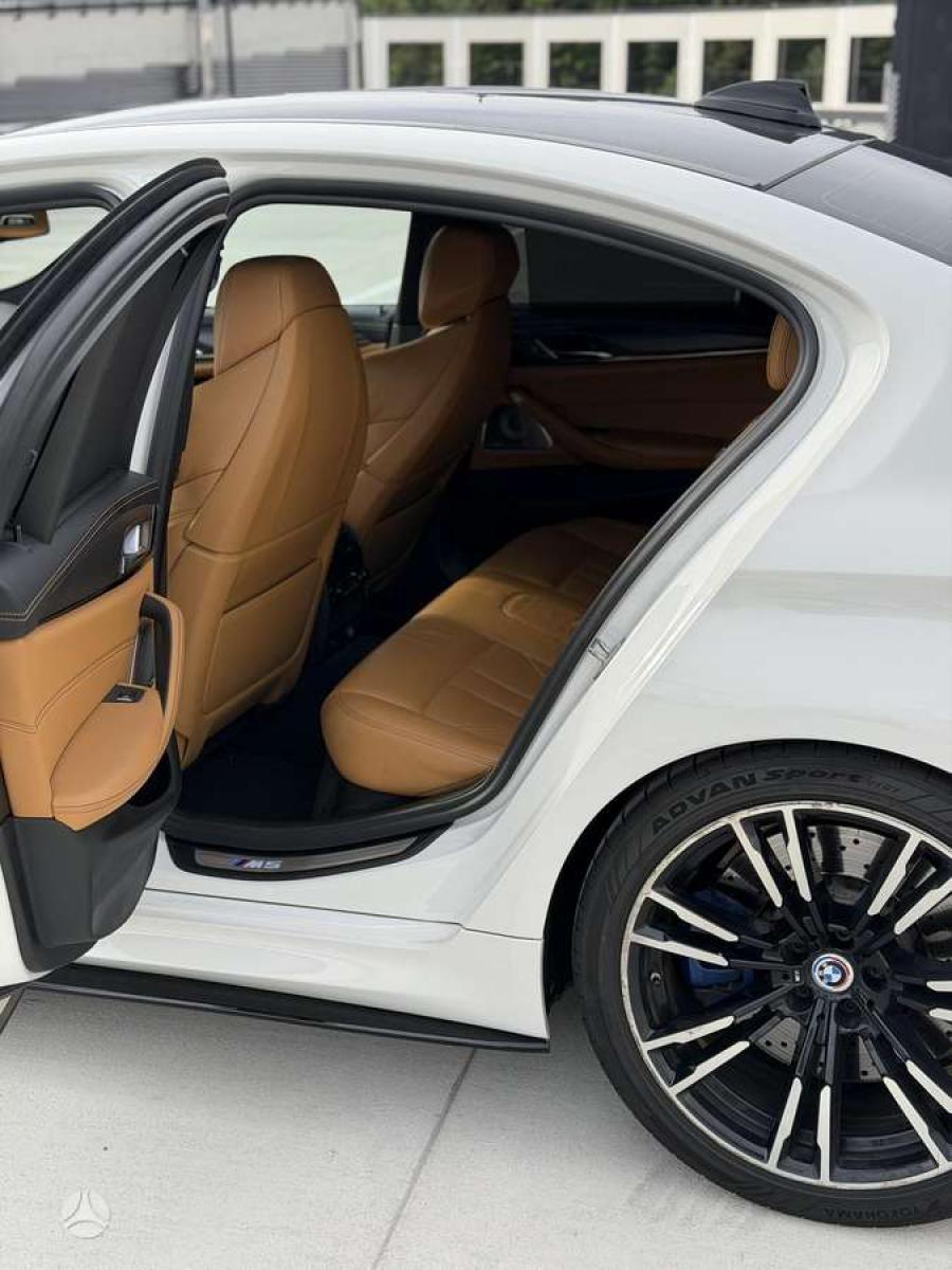 White BMW M5 2019 in Vilnius, with an engine capacity of 4.40 L and mileage of 65 thousand km for 50500 €, photo 29 on AUTOMOTO.COM.LV