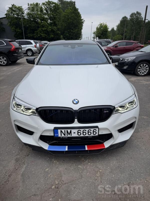 White BMW M5 2019 in Riga, with an engine capacity of 4.40 L and mileage of 100 thousand km for 60000 €, photo 2 on AUTOMOTO.COM.LV