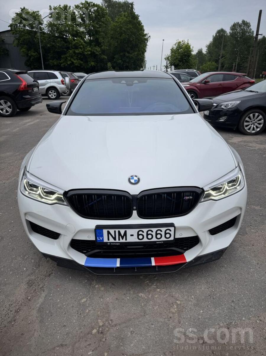 White BMW M5 2019 in Riga, with an engine capacity of 4.40 L and mileage of 100 thousand km for 60000 €, photo 3 on AUTOMOTO.COM.LV