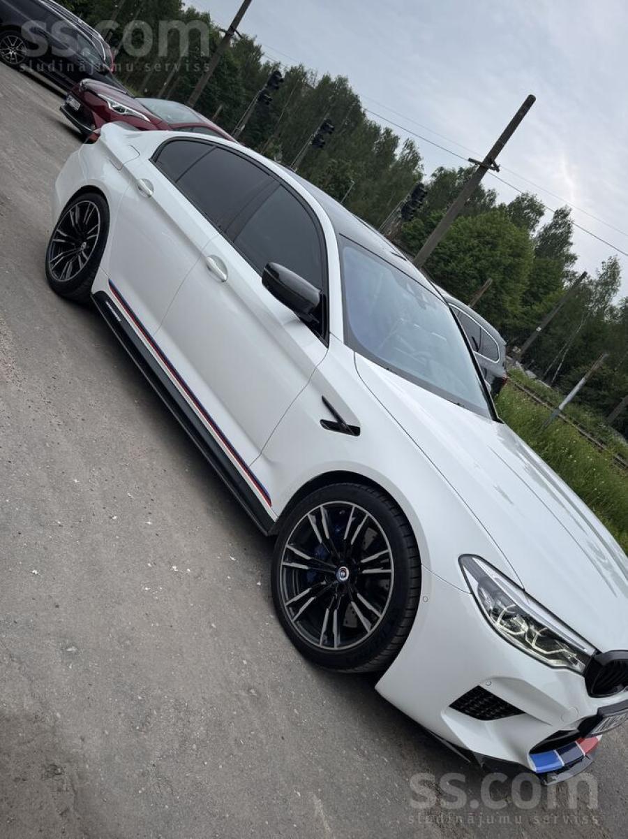 White BMW M5 2019 in Riga, with an engine capacity of 4.40 L and mileage of 100 thousand km for 60000 €, photo 5 on AUTOMOTO.COM.LV