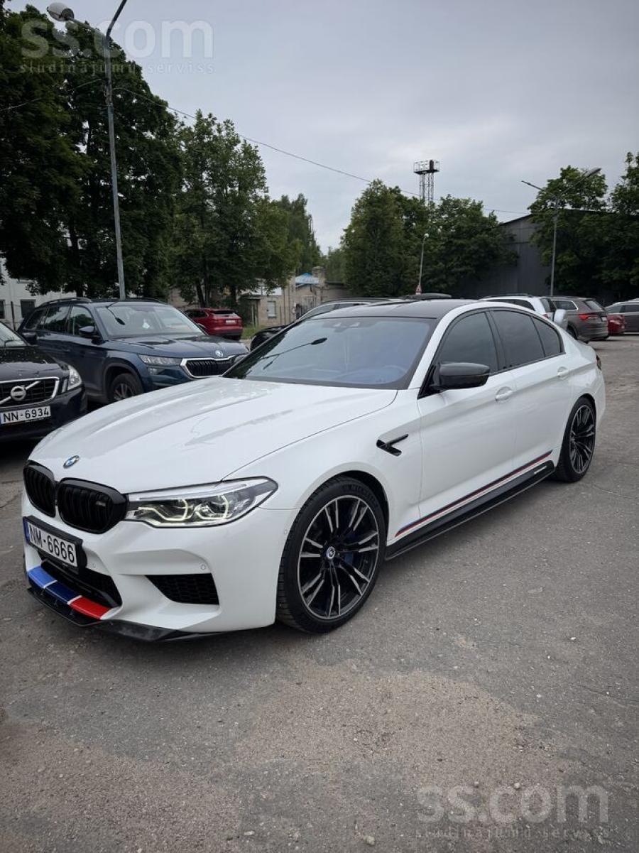 White BMW M5 2019 in Riga, with an engine capacity of 4.40 L and mileage of 100 thousand km for 60000 €, photo 6 on AUTOMOTO.COM.LV