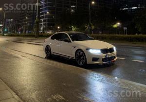 White BMW M5 2019 in Riga, with an engine capacity of 4.40 L and mileage of 100 thousand km for 57500 €, photo 5 on AUTOMOTO.COM.LV