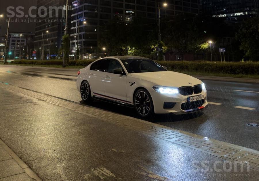 White BMW M5 2019 in Riga, with an engine capacity of 4.40 L and mileage of 100 thousand km for 57500 €, photo 5 on AUTOMOTO.COM.LV