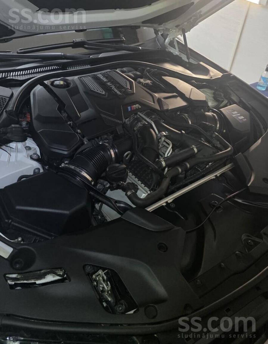 White BMW M5 2019 in Riga, with an engine capacity of 4.40 L and mileage of 100 thousand km for 57500 €, photo 16 on AUTOMOTO.COM.LV