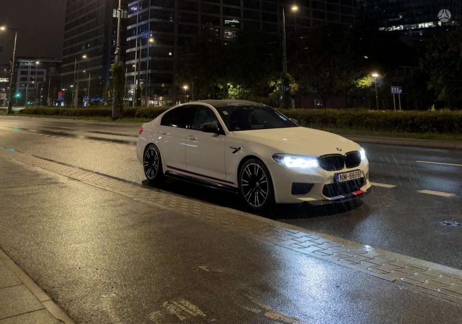 Balts BMW M5 2019 Rīga, ar dzinēja tilpumu 0.00 L un nobraukumu 100 tūkst. km par 60000 €, foto 3 vietnē AUTOMOTO.COM.LV