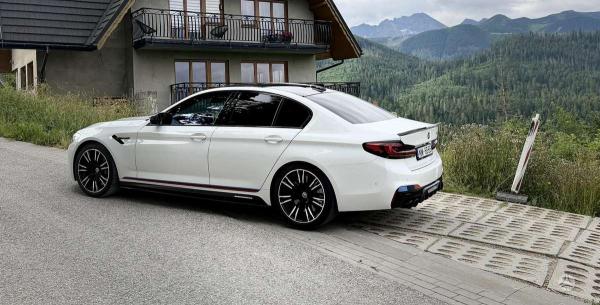 Balts BMW M5 2019 Rīga, ar dzinēja tilpumu 0.00 L un nobraukumu 100 tūkst. km par 60000 €, foto 4 vietnē AUTOMOTO.COM.LV