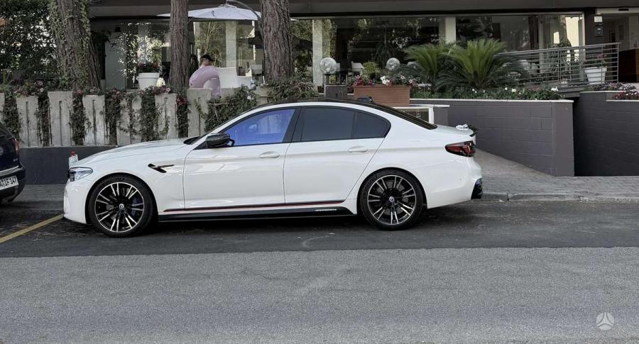 Balts BMW M5 2019 Rīga, ar dzinēja tilpumu 0.00 L un nobraukumu 100 tūkst. km par 60000 €, foto 6 vietnē AUTOMOTO.COM.LV