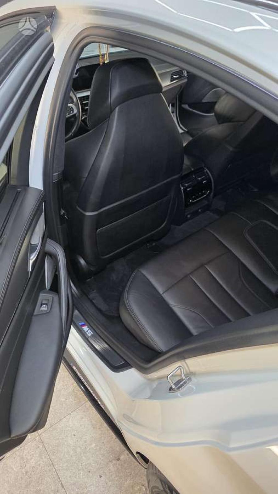 Balts BMW M5 2019 Rīga, ar dzinēja tilpumu 0.00 L un nobraukumu 100 tūkst. km par 60000 €, foto 12 vietnē AUTOMOTO.COM.LV