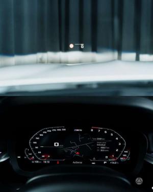 White BMW M5 2020 in Vilnius, with an engine capacity of 4.40 L and mileage of 30 thousand km for 55998 €, photo 25 on AUTOMOTO.COM.LV