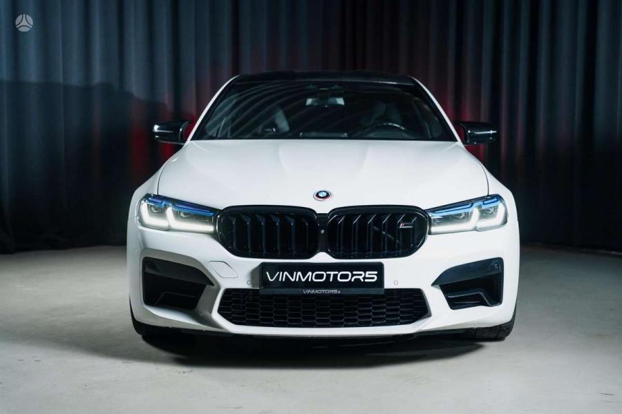 White BMW M5 2020 in Vilnius, with an engine capacity of 4.40 L and mileage of 30 thousand km for 54500 €, photo 3 on AUTOMOTO.COM.LV