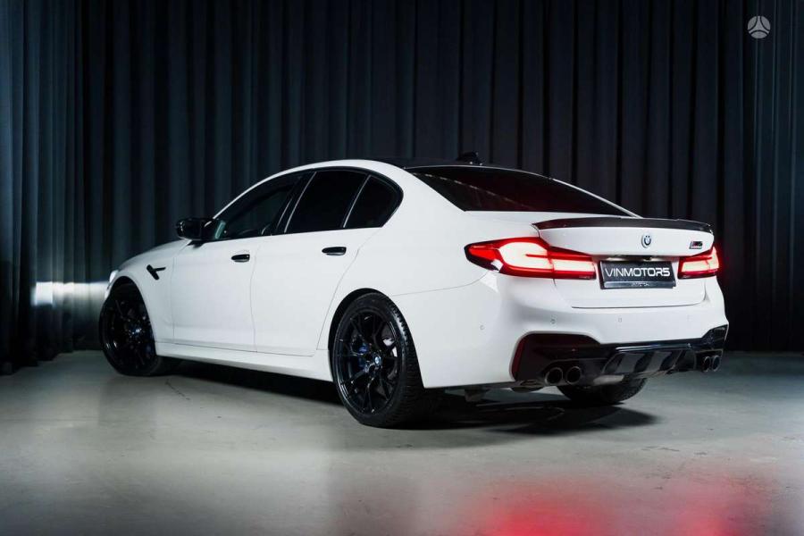 White BMW M5 2020 in Vilnius, with an engine capacity of 4.40 L and mileage of 30 thousand km for 54500 €, photo 7 on AUTOMOTO.COM.LV