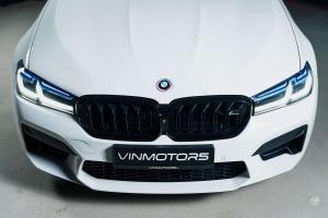 White BMW M5 2020 in Vilnius, with an engine capacity of 4.40 L and mileage of 30 thousand km for 54500 €, photo 10 on AUTOMOTO.COM.LV
