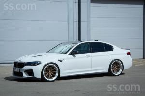 White BMW M5 2022 in Riga, with an engine capacity of 4.40 L and mileage of 81 thousand km for 79000 €, photo 4 on AUTOMOTO.COM.LV