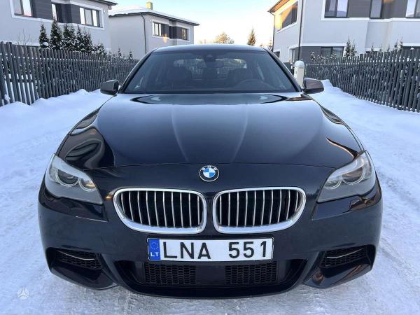 Black BMW M550 2012 in Vilnius, with an engine capacity of 3.00 L and mileage of 325 thousand km for 11900 €, photo 3 on AUTOMOTO.COM.LV