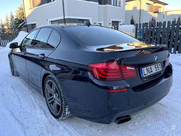 Black BMW M550 2012 in Vilnius, with an engine capacity of 3.00 L and mileage of 325 thousand km for 11900 €, photo 8 on AUTOMOTO.COM.LV