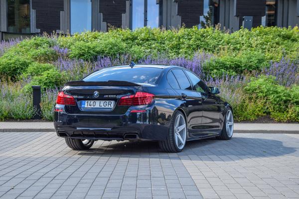 Melns BMW M550 2015 Tallina, ar dzinēja tilpumu 3.00 L un nobraukumu 245 tūkst. km par 15500 €, foto 3 vietnē AUTOMOTO.COM.LV
