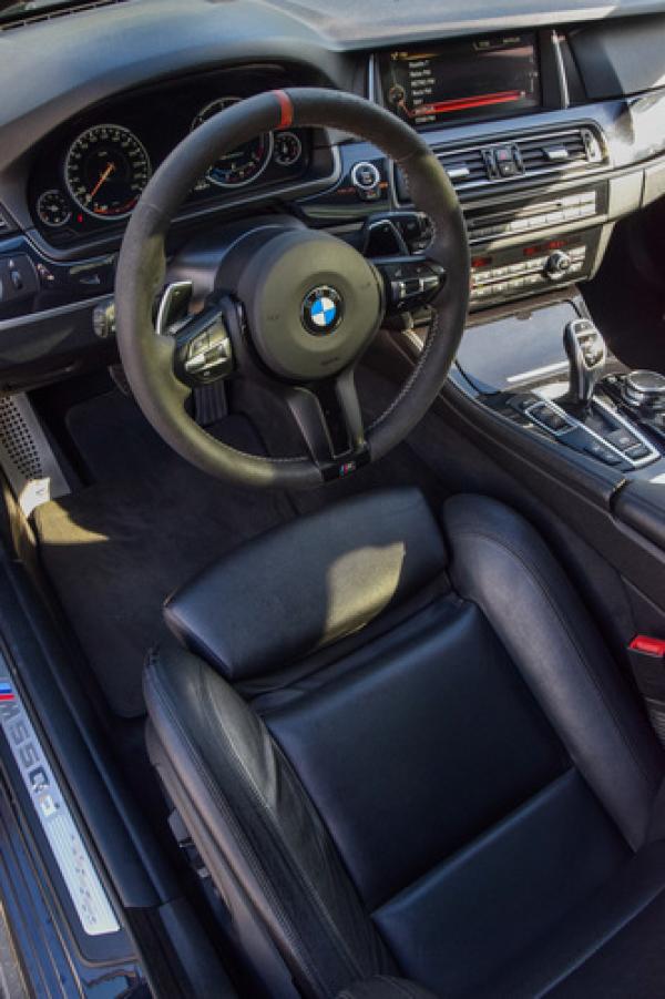 Black BMW M550 2015 in Tallinn, with an engine capacity of 3.00 L and mileage of 245 thousand km for 15500 €, photo 7 on AUTOMOTO.COM.LV