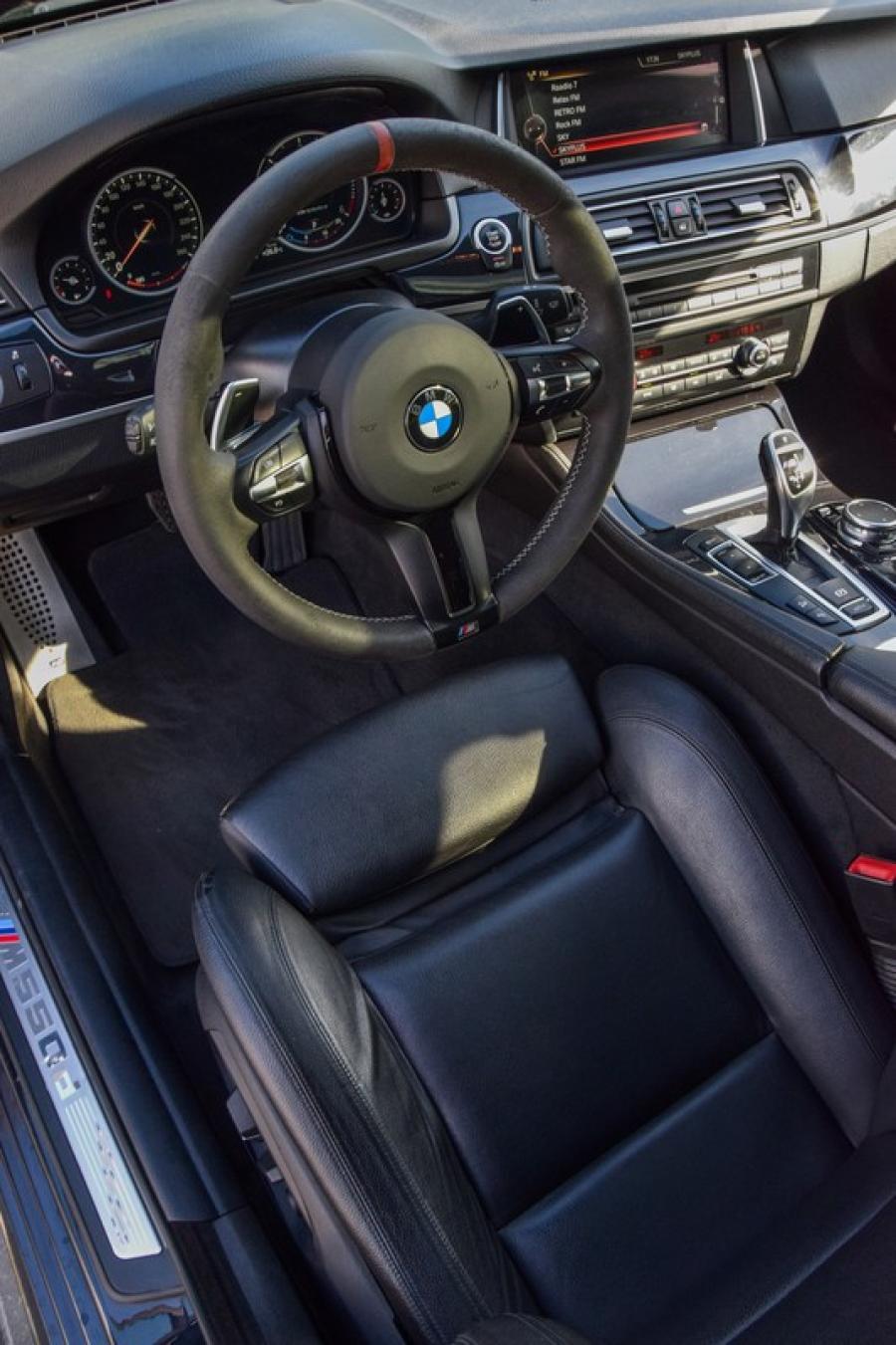 Melns BMW M550 2015 Tallina, ar dzinēja tilpumu 3.00 L un nobraukumu 245 tūkst. km par 15500 €, foto 13 vietnē AUTOMOTO.COM.LV