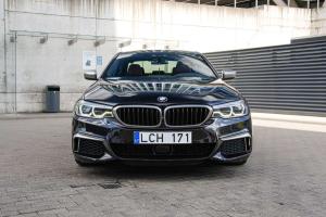 Black BMW M550 2017 in Vilnius, with an engine capacity of 2.99 L and mileage of 210 thousand km for 26000 €, photo 3 on AUTOMOTO.COM.LV