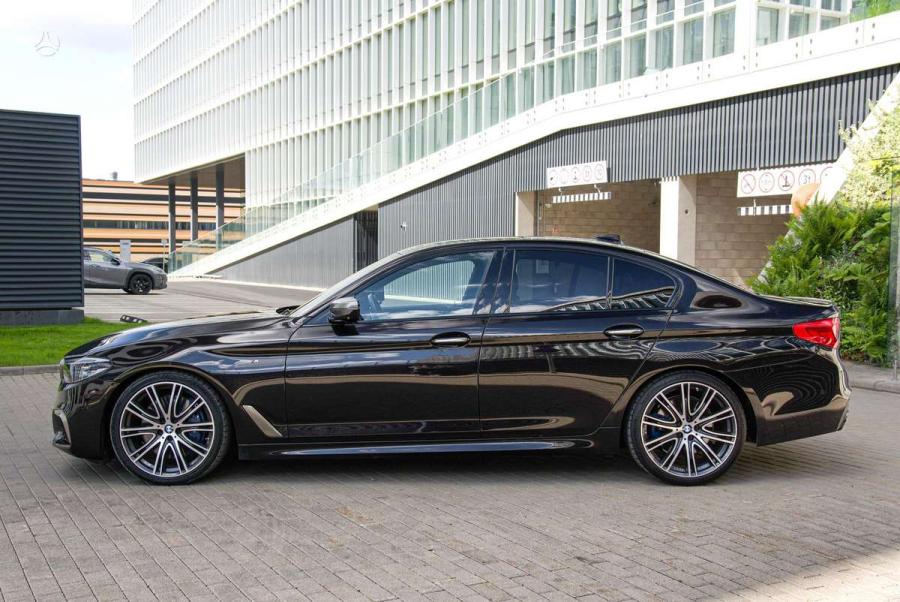 Black BMW M550 2017 in Vilnius, with an engine capacity of 2.99 L and mileage of 210 thousand km for 26000 €, photo 5 on AUTOMOTO.COM.LV