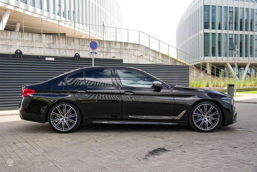 Black BMW M550 2017 in Vilnius, with an engine capacity of 2.99 L and mileage of 210 thousand km for 26000 €, photo 6 on AUTOMOTO.COM.LV