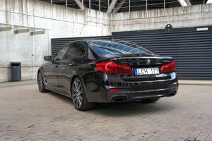 Black BMW M550 2017 in Vilnius, with an engine capacity of 2.99 L and mileage of 210 thousand km for 26000 €, photo 8 on AUTOMOTO.COM.LV