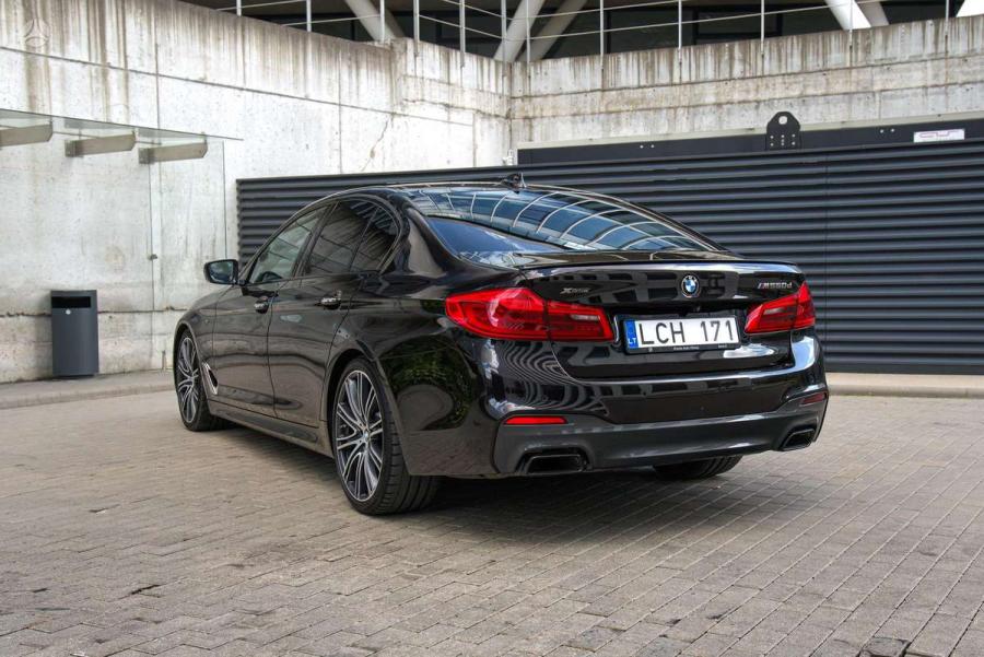Black BMW M550 2017 in Vilnius, with an engine capacity of 2.99 L and mileage of 210 thousand km for 26000 €, photo 8 on AUTOMOTO.COM.LV