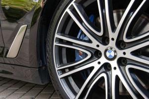 Black BMW M550 2017 in Vilnius, with an engine capacity of 2.99 L and mileage of 210 thousand km for 26000 €, photo 14 on AUTOMOTO.COM.LV