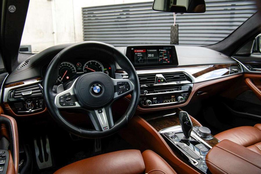 Black BMW M550 2017 in Vilnius, with an engine capacity of 2.99 L and mileage of 210 thousand km for 26000 €, photo 15 on AUTOMOTO.COM.LV