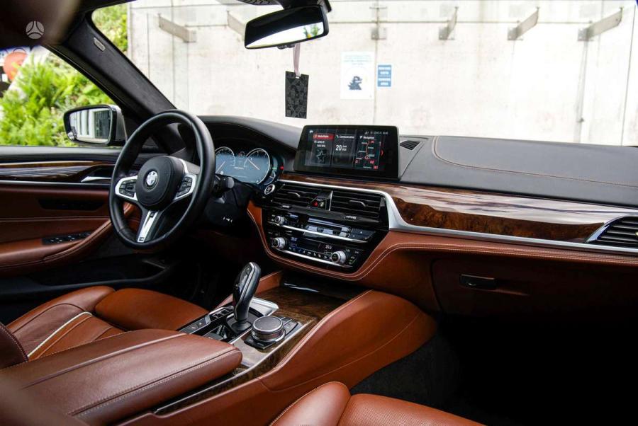 Black BMW M550 2017 in Vilnius, with an engine capacity of 2.99 L and mileage of 210 thousand km for 26000 €, photo 16 on AUTOMOTO.COM.LV
