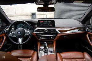 Black BMW M550 2017 in Vilnius, with an engine capacity of 2.99 L and mileage of 210 thousand km for 26000 €, photo 17 on AUTOMOTO.COM.LV
