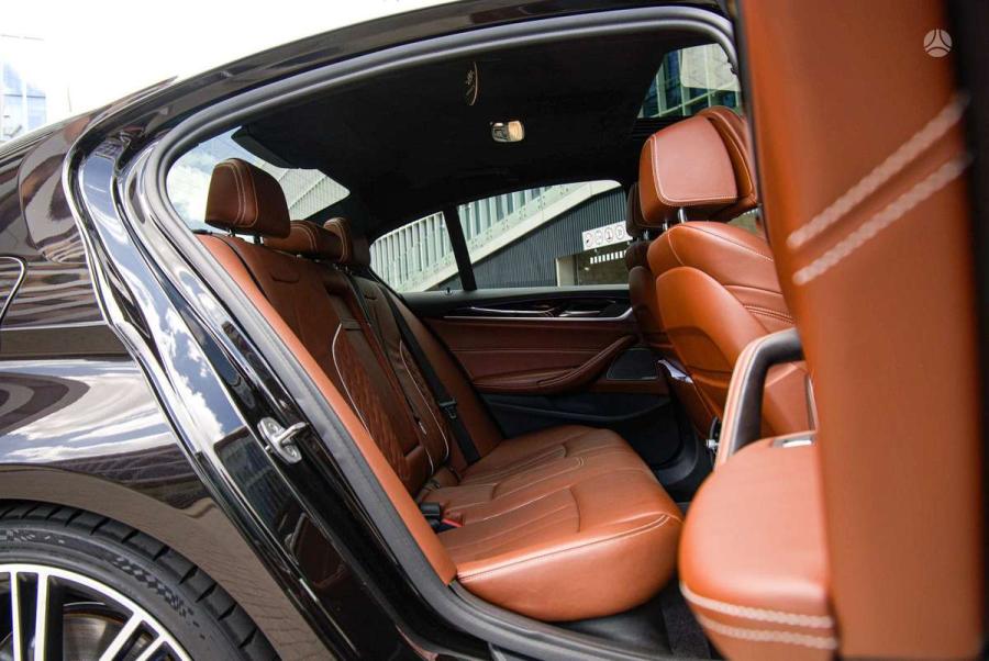 Black BMW M550 2017 in Vilnius, with an engine capacity of 2.99 L and mileage of 210 thousand km for 26000 €, photo 23 on AUTOMOTO.COM.LV