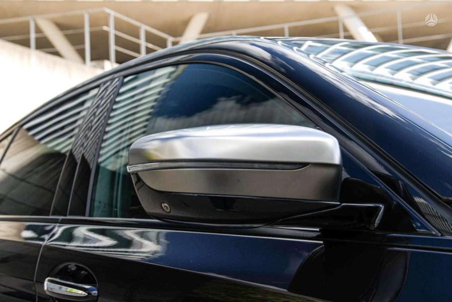 Black BMW M550 2017 in Vilnius, with an engine capacity of 2.99 L and mileage of 210 thousand km for 26000 €, photo 33 on AUTOMOTO.COM.LV